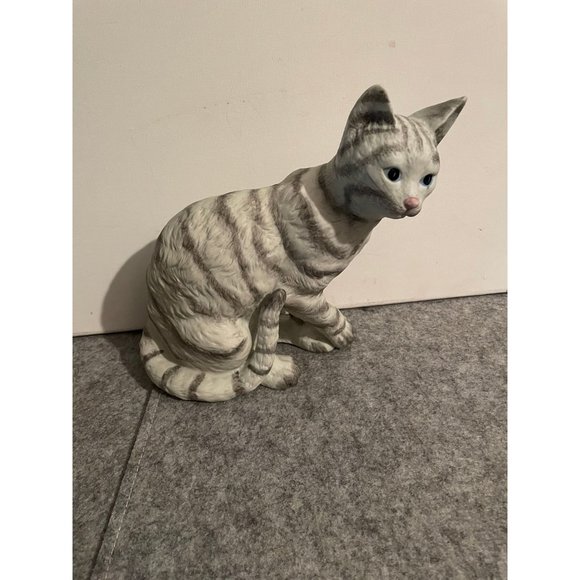 Accents | Vintage Cat Statue Gray Striped With Blue Eyes 8 Tall 7 Wide ...